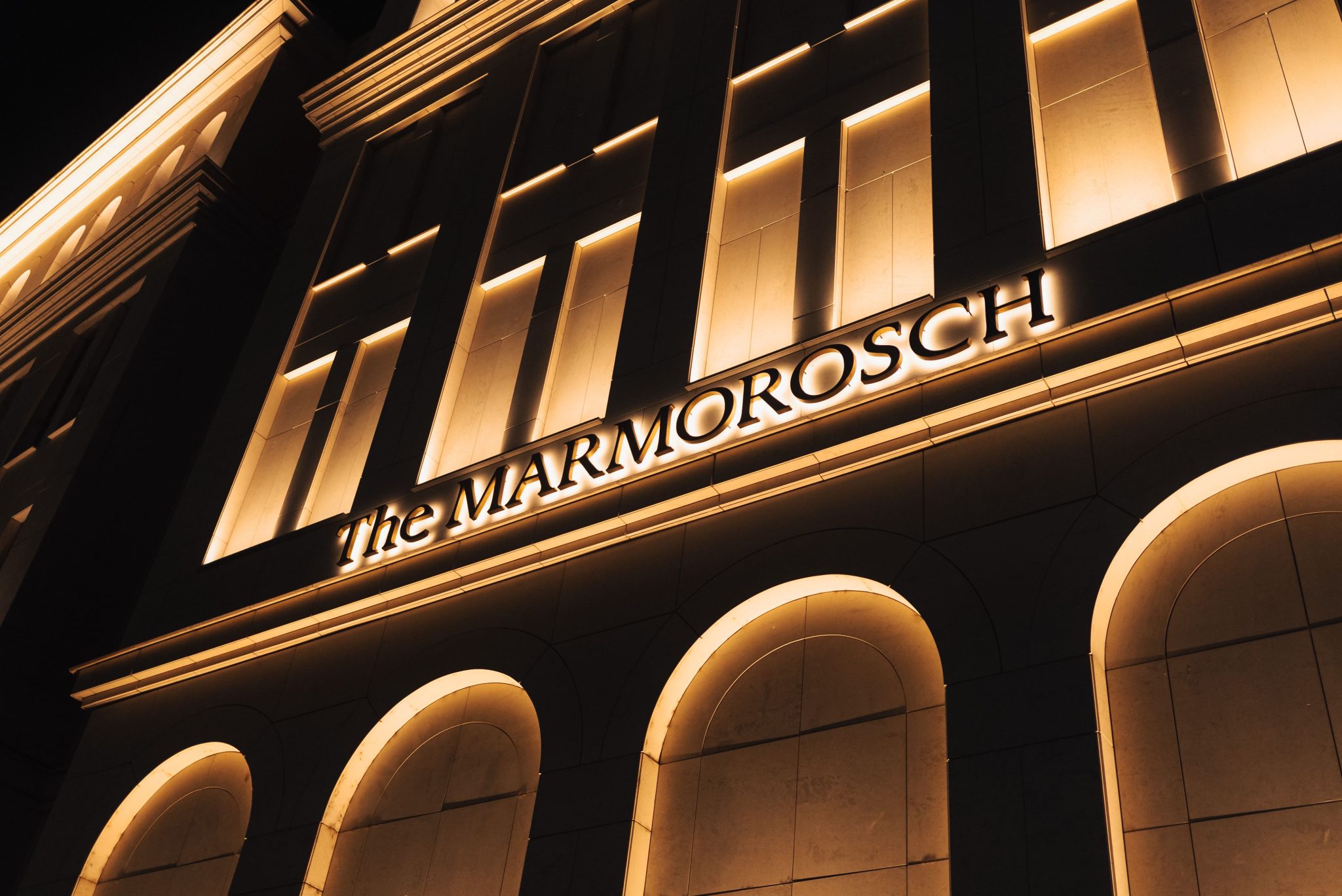 Signage Lighted Solutions for Modern Businesses | VIZAL